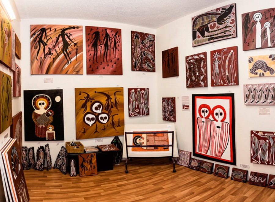 Artlandish Aboriginal Art Gallery - Broome Visitor Centre