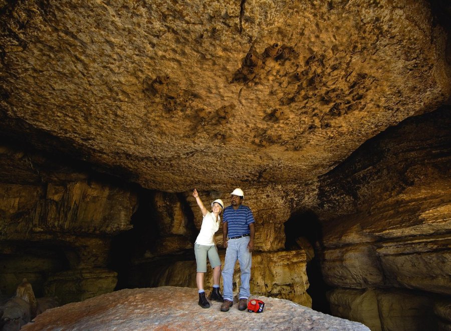 Girloorloo Tours @ Mimbi Caves - Broome Visitor Centre